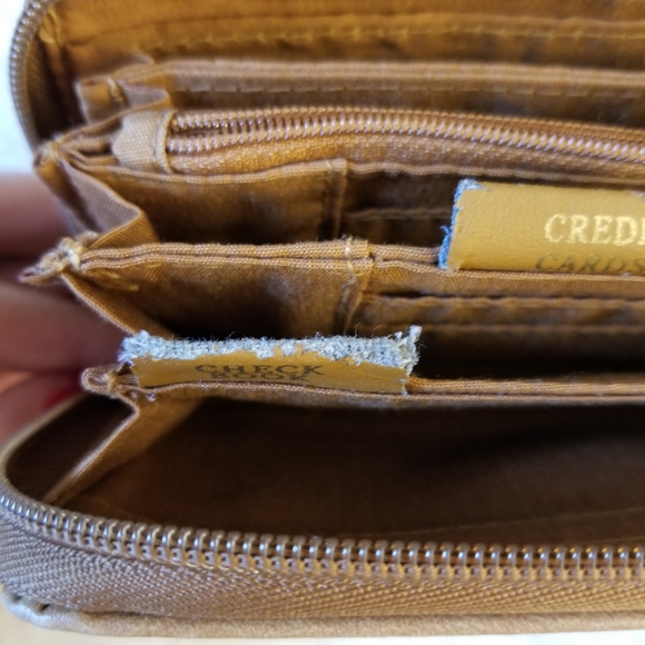 Rosetti | Bags | Rosetti Wallet And Small Bag Bundle Brown And Crem ...